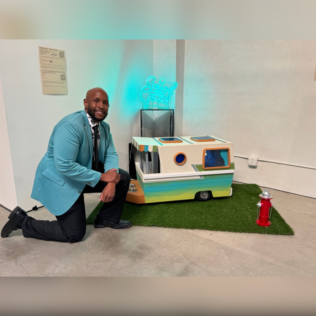 Flobo Boyce – Comedian. Master of Ceremonies. Award-winning DJ.